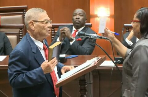 Sir Robin sworn in as Deputy Speaker